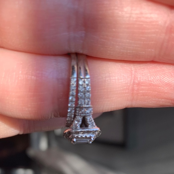 Vera Wang | Jewelry | Eiffel Tower Engagement Ring | Poshmark